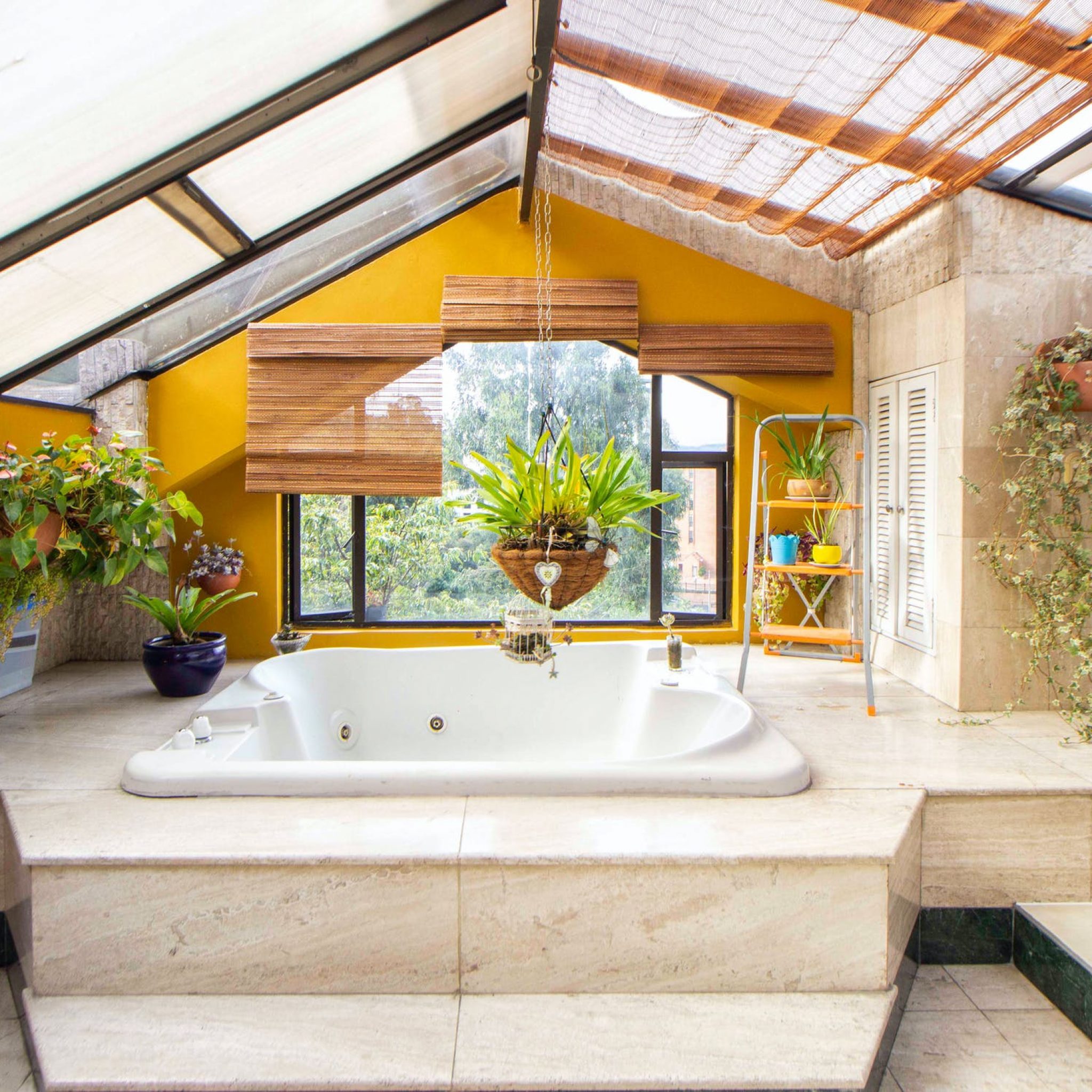 Hotels with jacuzzi in room - best hotels with hot tub in room ...